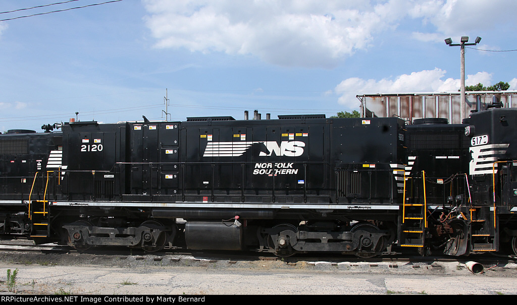 NS 5655 and Two GenSets B-unit 2120